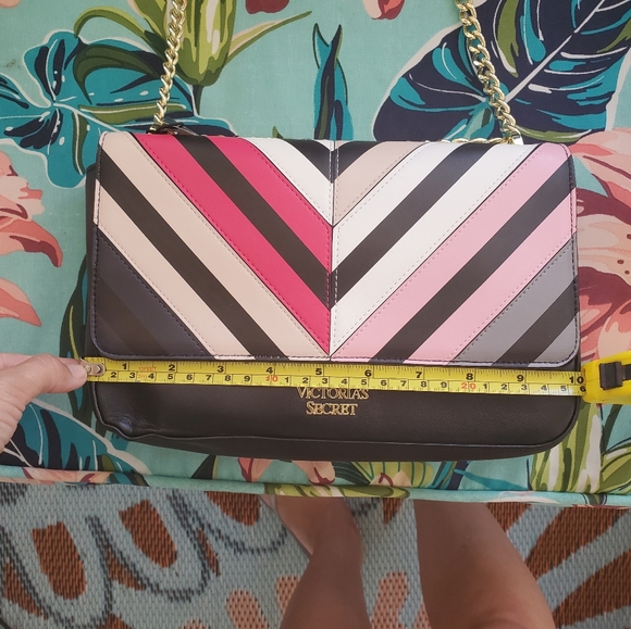 Victoria's Secret | Bags | Nwt Vs Multicolor Chevron Shoulder Bag ...